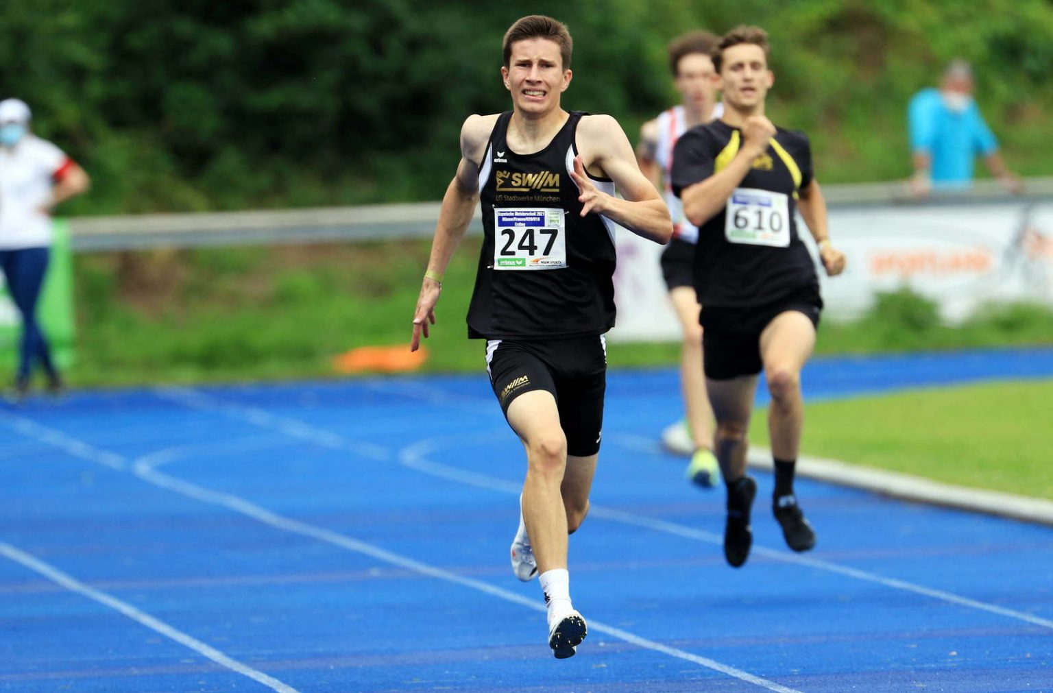 Fabian Olbert trumpft über 200 Meter mächtig auf und holt das Sprint ...
